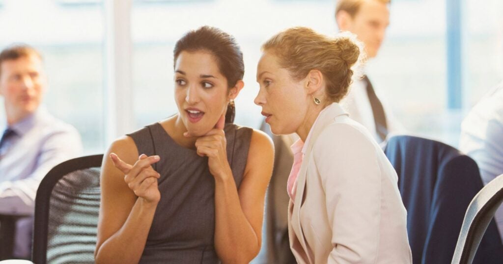 10 Classic Signs Of A Fake Friend According To Psychology